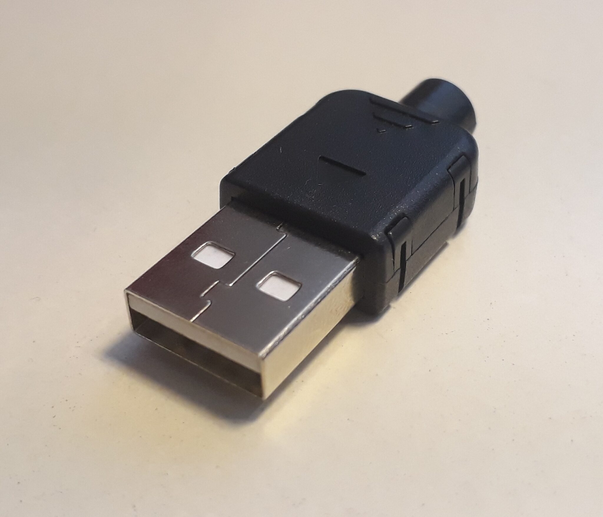 USB PLUG CONECTOR USB MACHO VOLANTE - Comercial Victronics